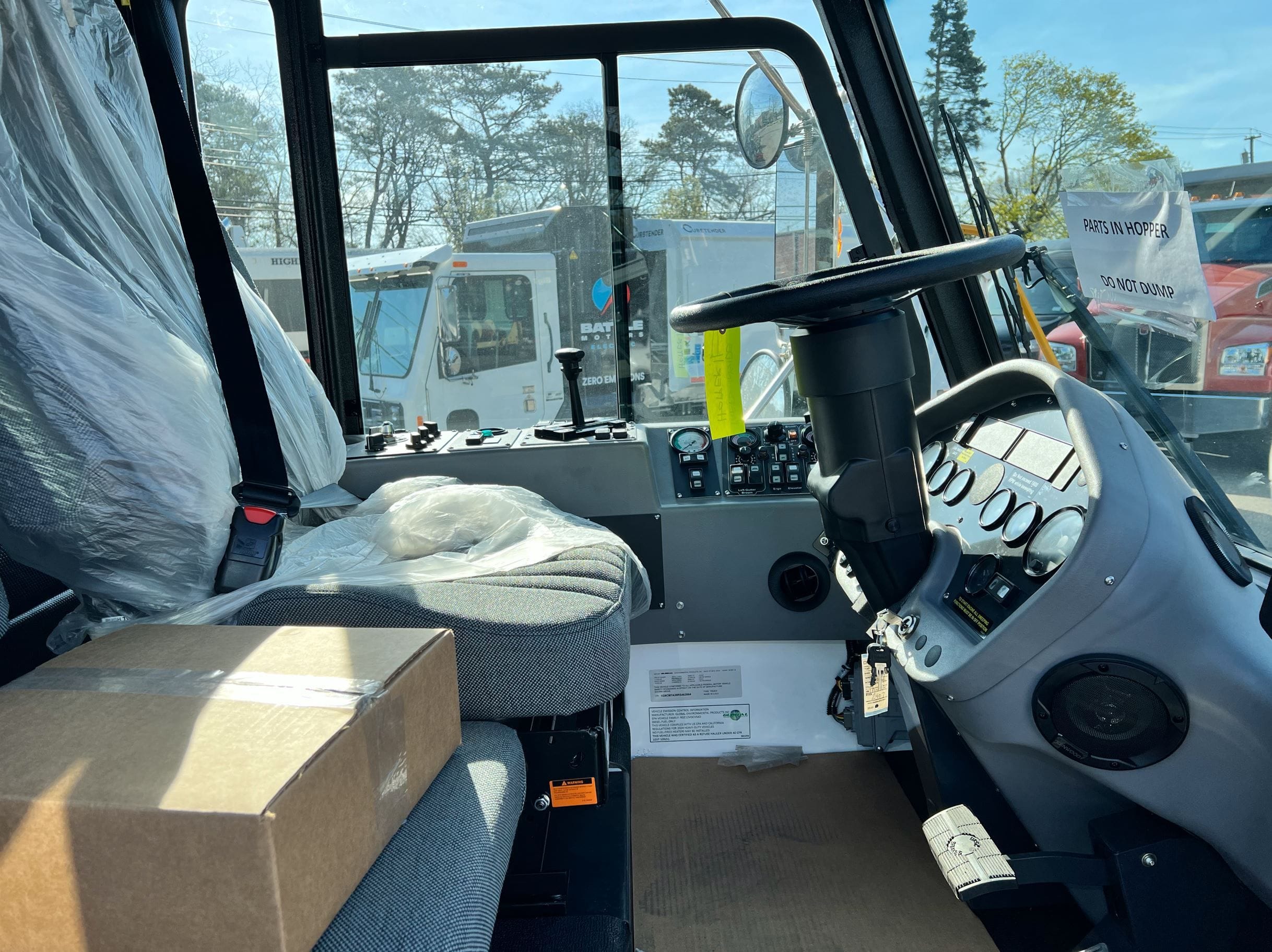 GLOBAL High Side Dump Street Sweeper - Suffolk County Brake Service